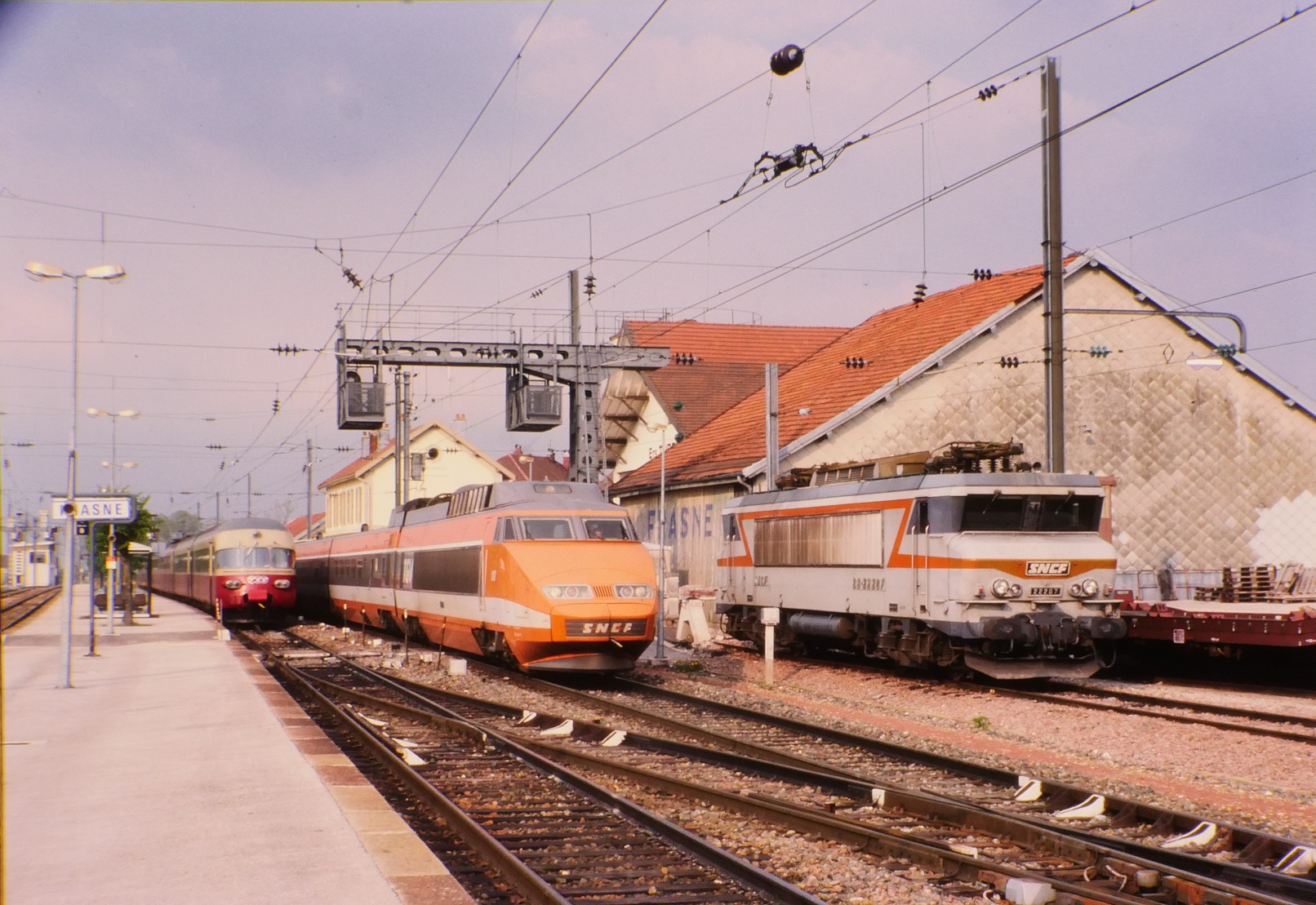 La gare de Travers - services