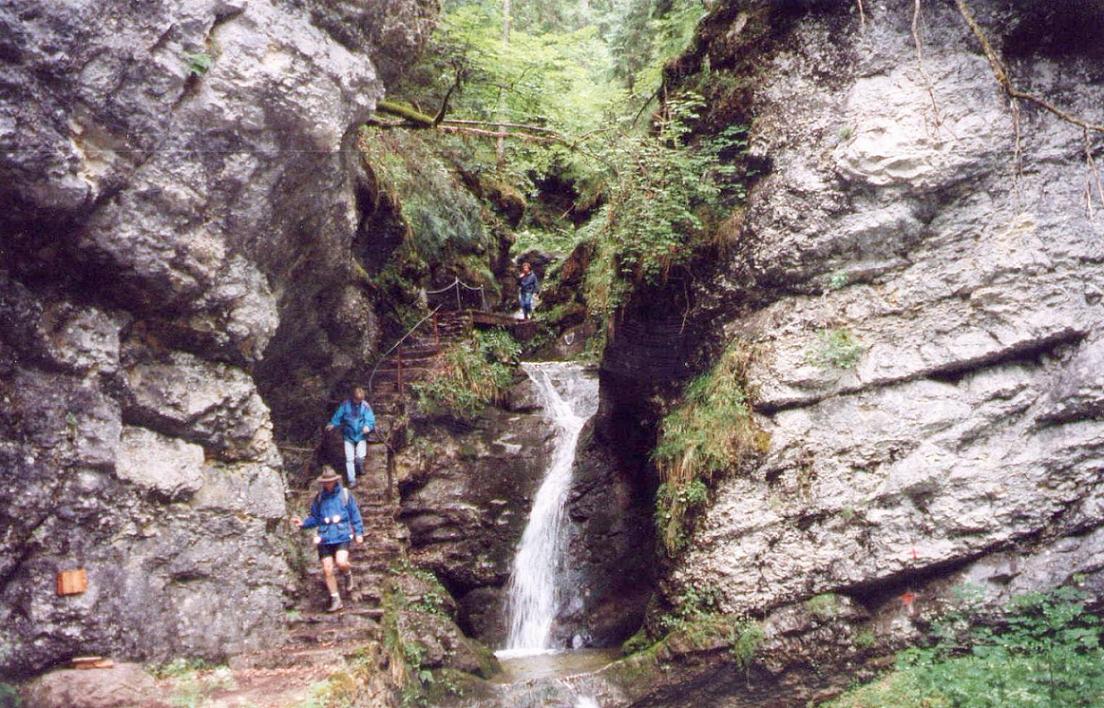 La gare de Travers - sites touristiques à Môtiers